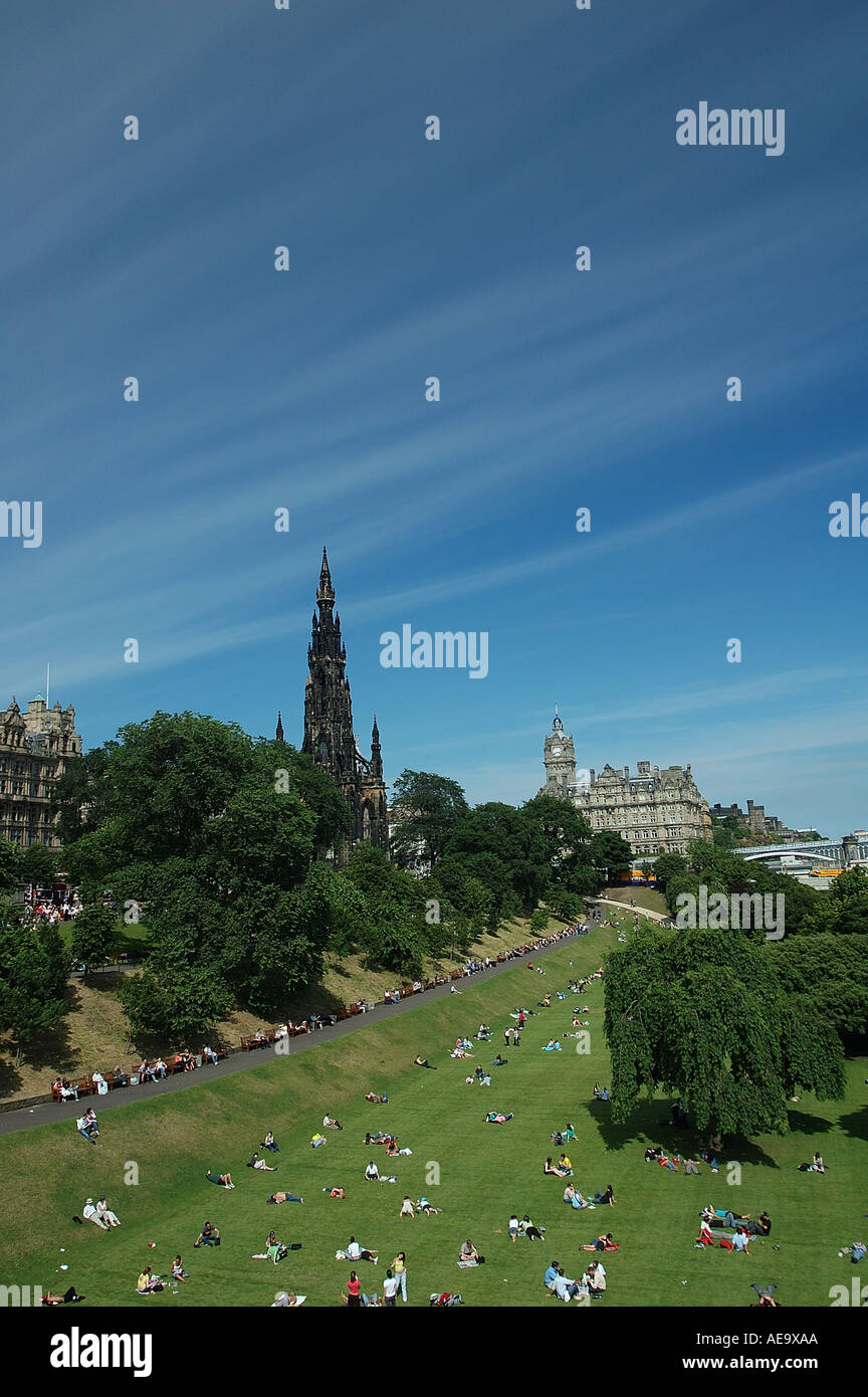 Princes street edimbourg hi-res stock photography and images - Alamy