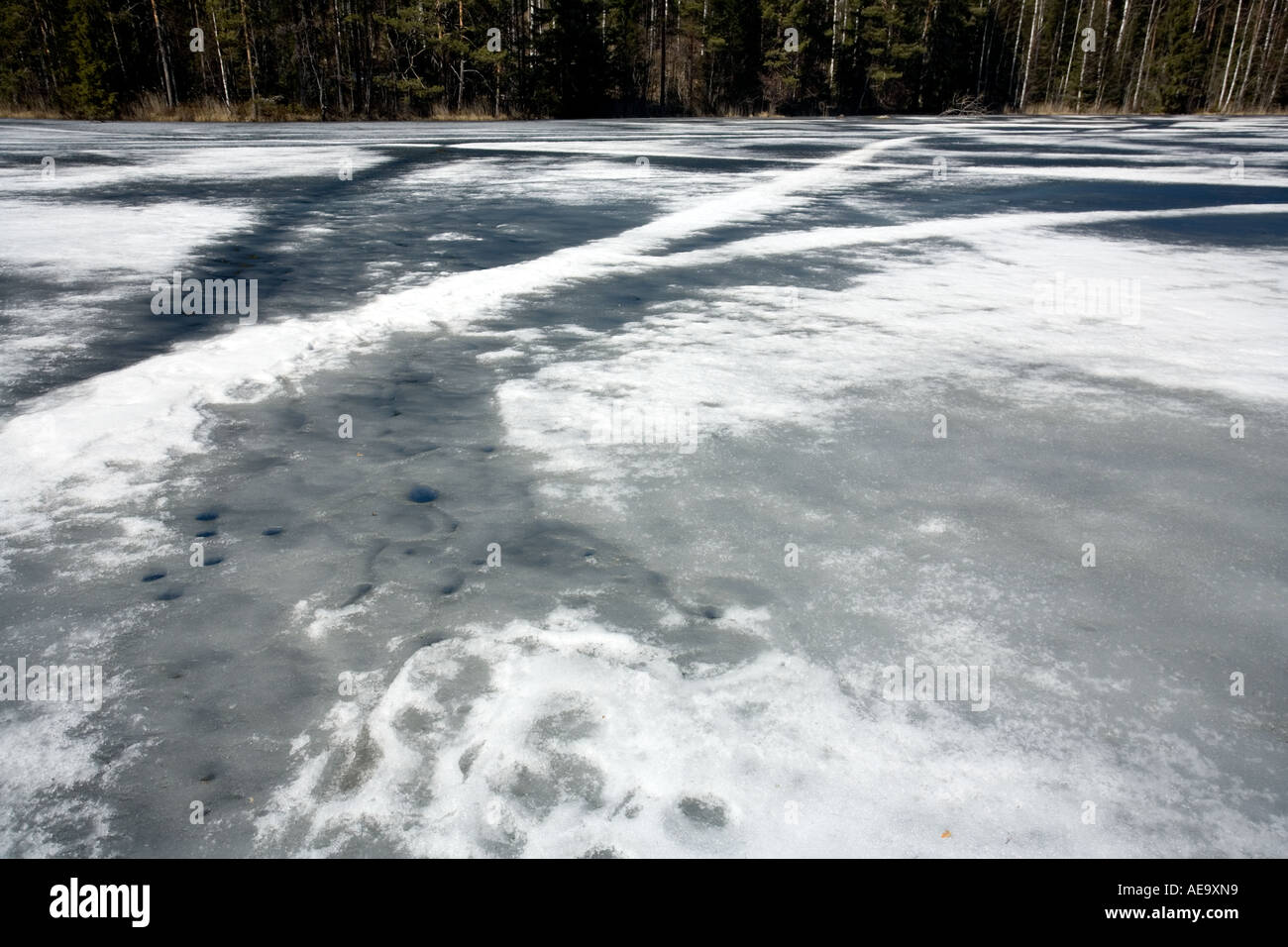 Frozen ice lake weak hi-res stock photography and images - Alamy