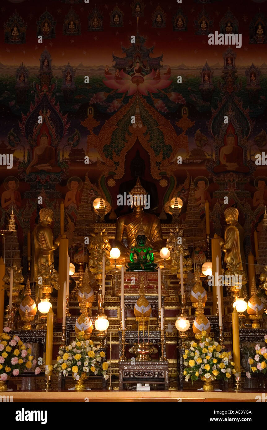 Wat buddhapadipa temple in wimbledon hi-res stock photography and ...