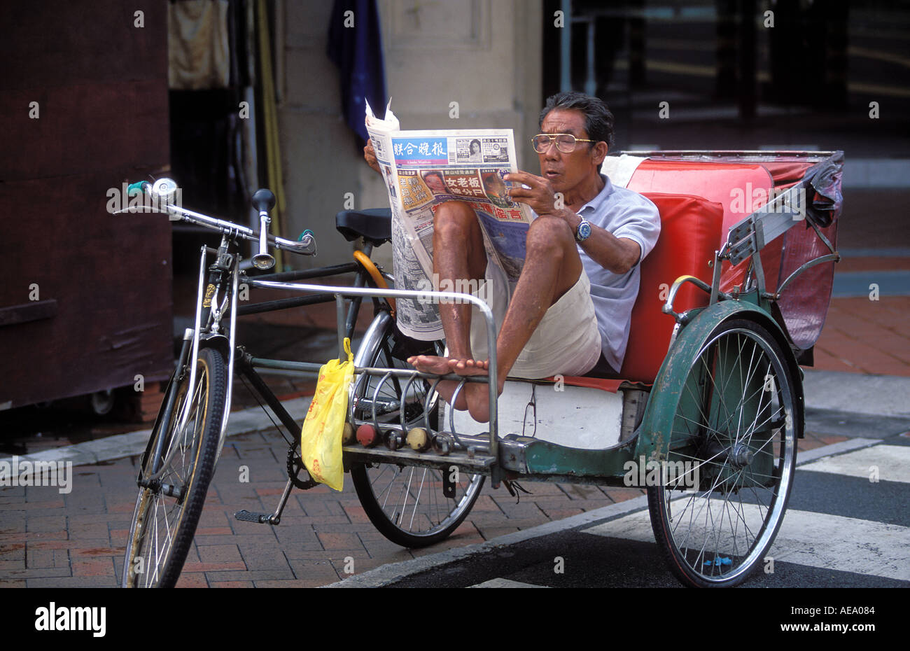 Singapore rickshaw hi-res stock photography and images - Alamy