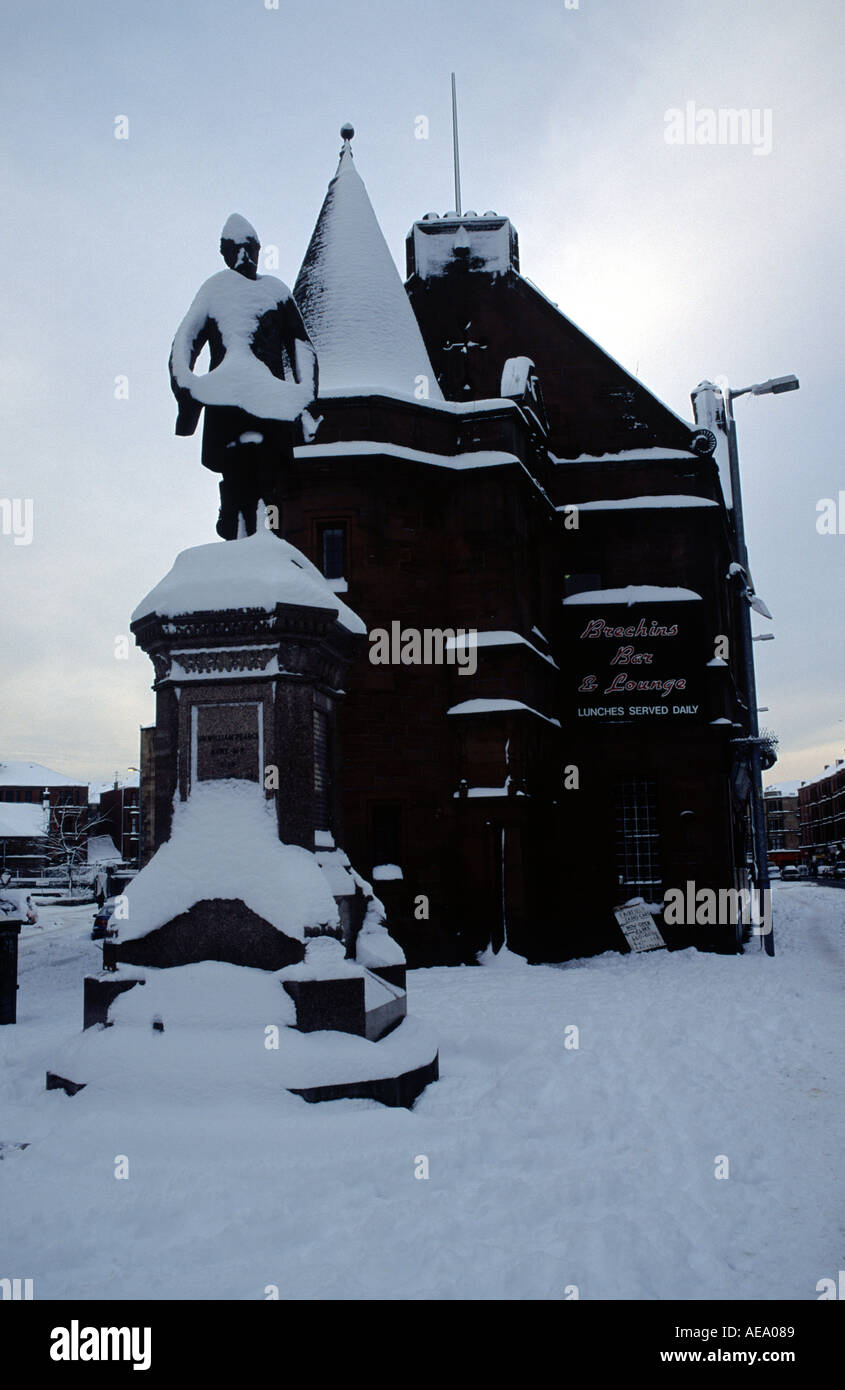 Statue Govan Glasgow Stock Photo - Alamy