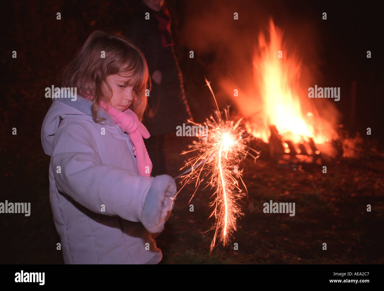 Child bonfire night uk hi-res stock photography and images - Alamy