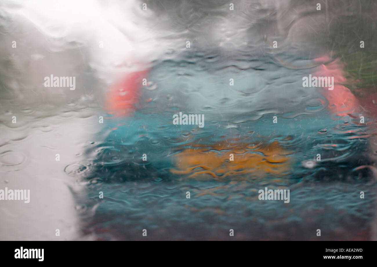 Traffic during rain hi-res stock photography and images - Alamy