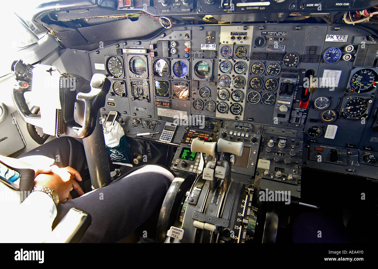 Aero commander hi-res stock photography and images - Alamy