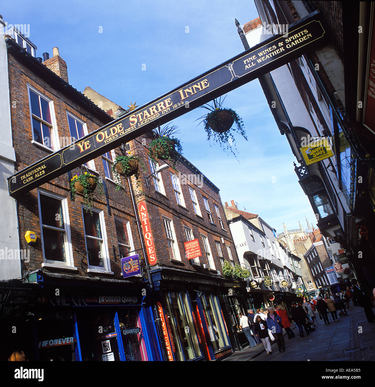 Pub inn old oldest heritage tourism hi-res stock photography and images ...