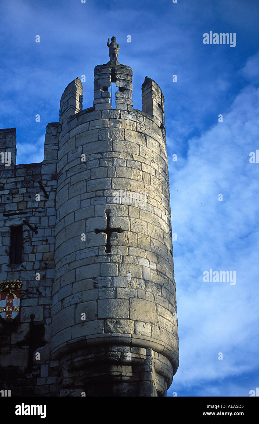 Circular crenellated tower hi-res stock photography and images - Alamy