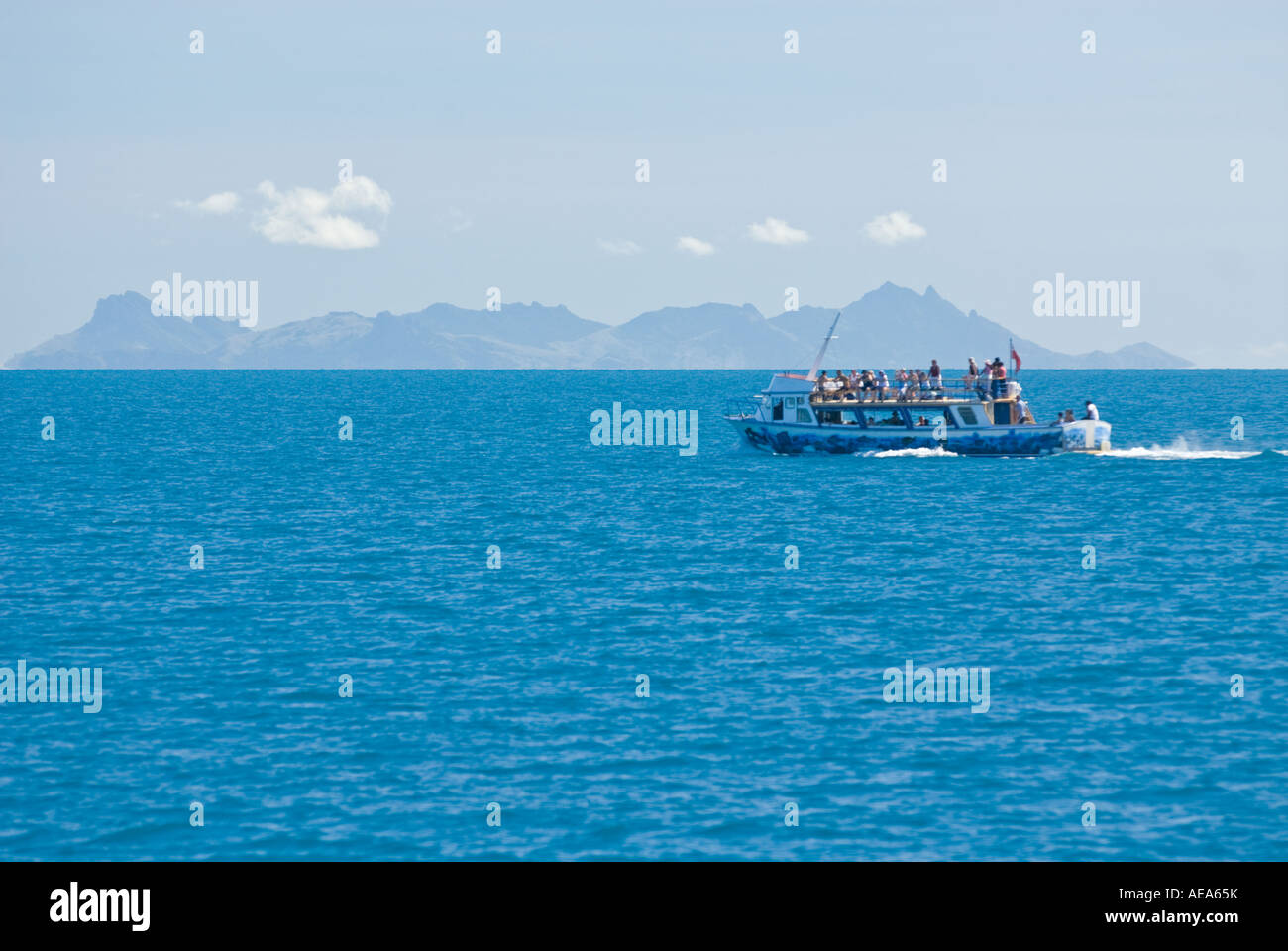 FIJI ISLANDS cruising the South around viti levu southsea at sea ...