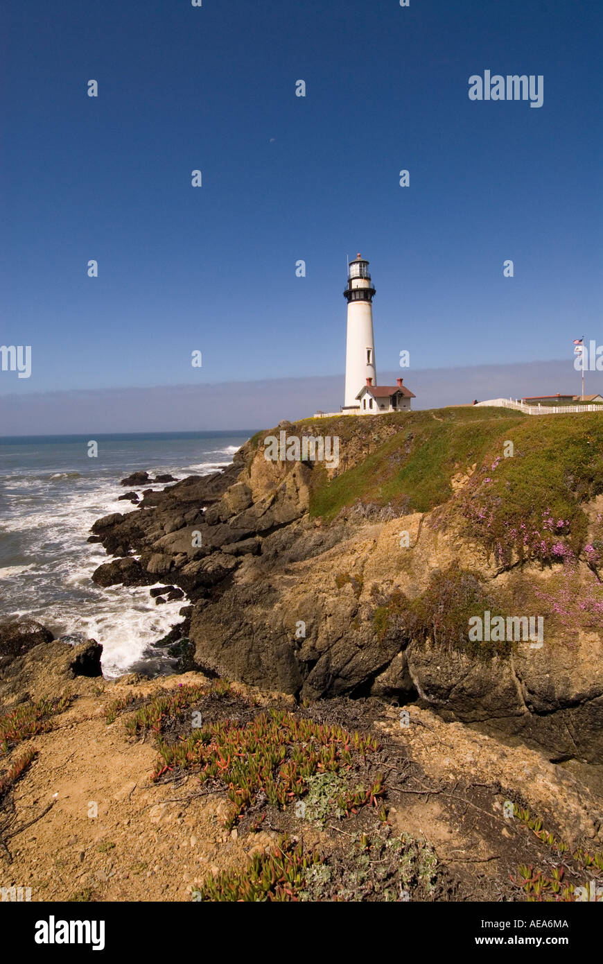 Pigeon point lighthouse hostel hi-res stock photography and images - Alamy