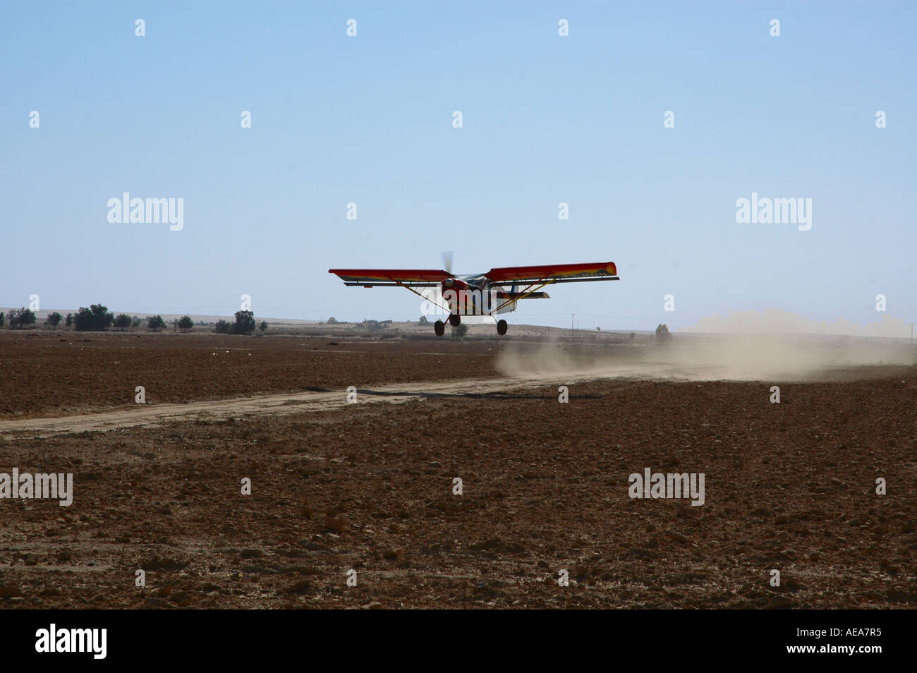 Crop spraying aeroplane hi-res stock photography and images - Alamy