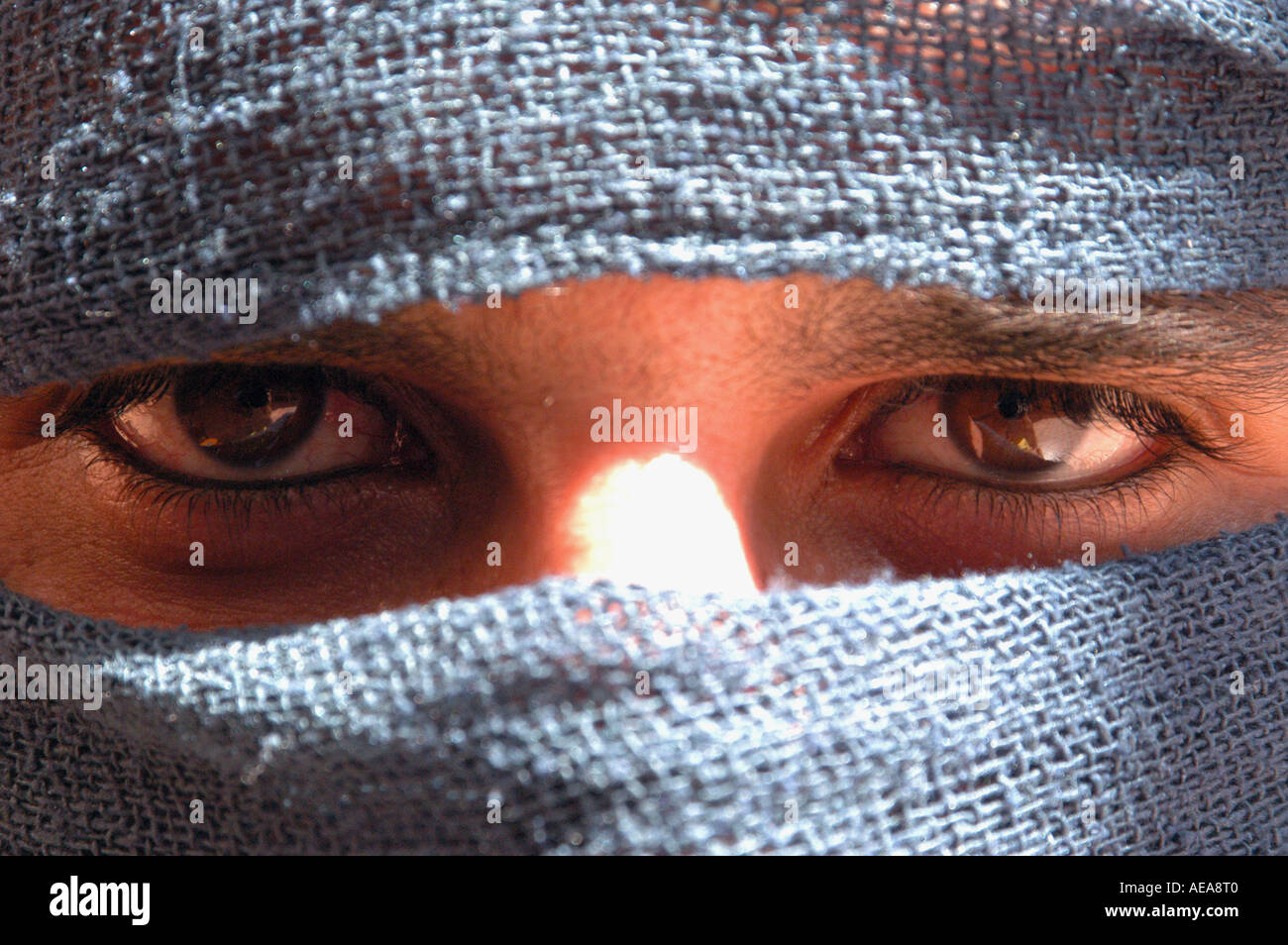 Hide eyes hi-res stock photography and images - Alamy