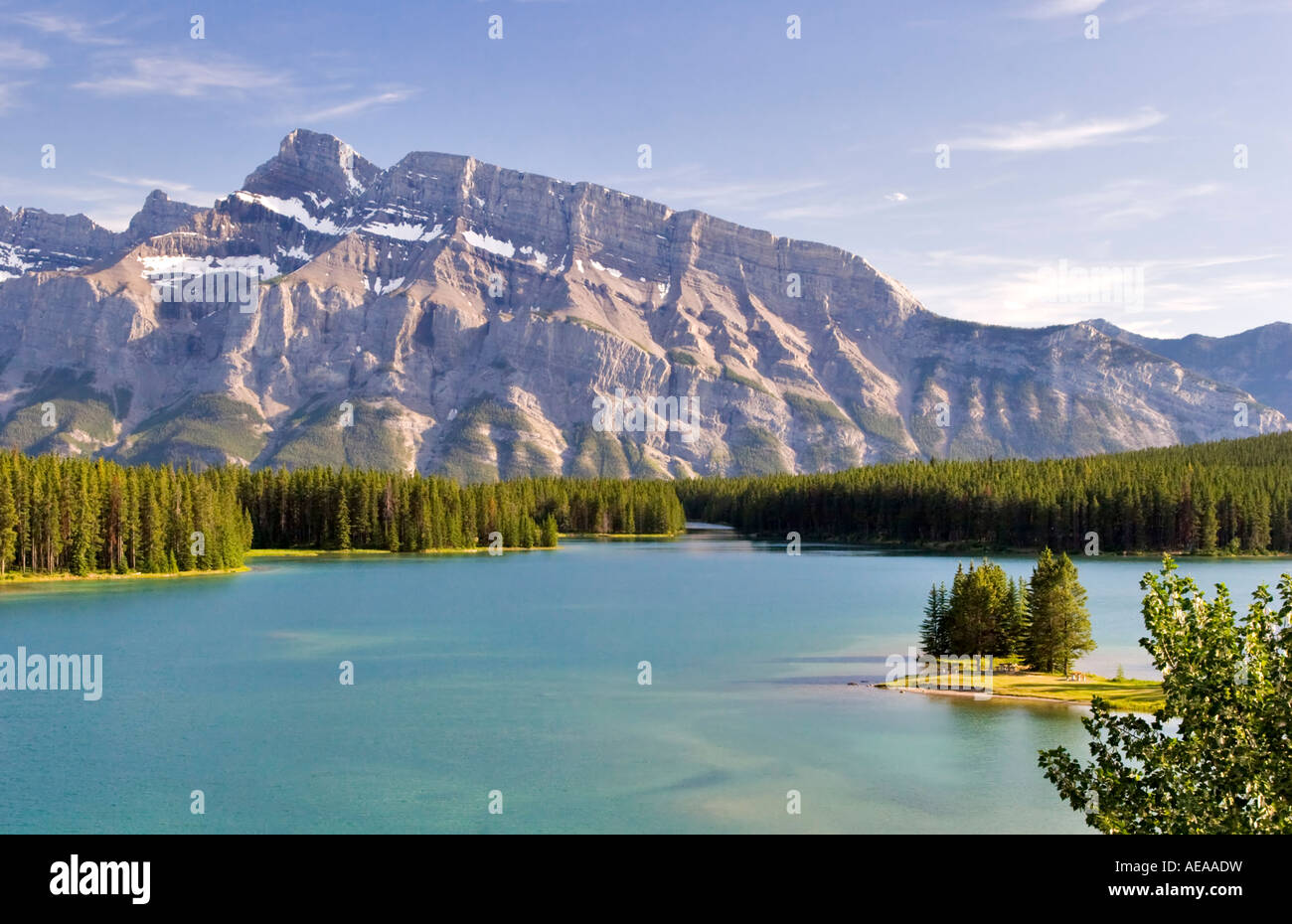 Two Jack Lake and Mount Rundle in Banff National Park, Canada Stock ...