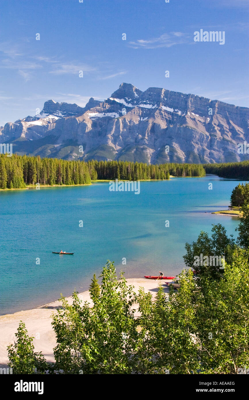 Two Jack Lake and Mount Rundle in Banff National Park, Canada Stock ...