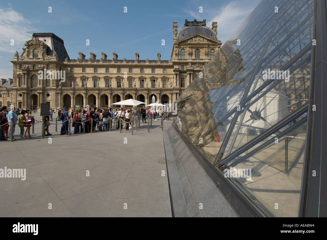 Glass pyramid, The Louvre, Paris, France Stock Photo - Alamy