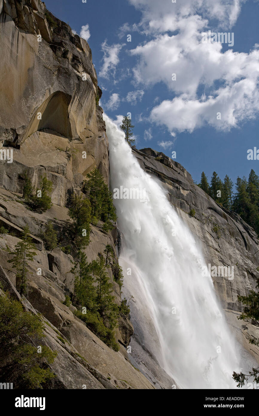 Yosemite national park nevada falls hi-res stock photography and images ...