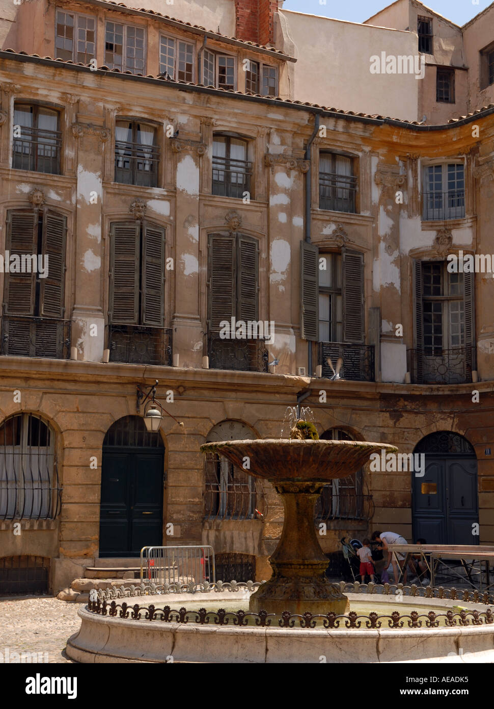Aix en provence france place d'aubert hi-res stock photography and ...