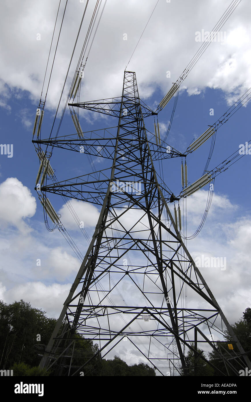 ELECTRICITY PYLONS RUNNING ACROSS COUTRYSIDE Stock Photo - Alamy