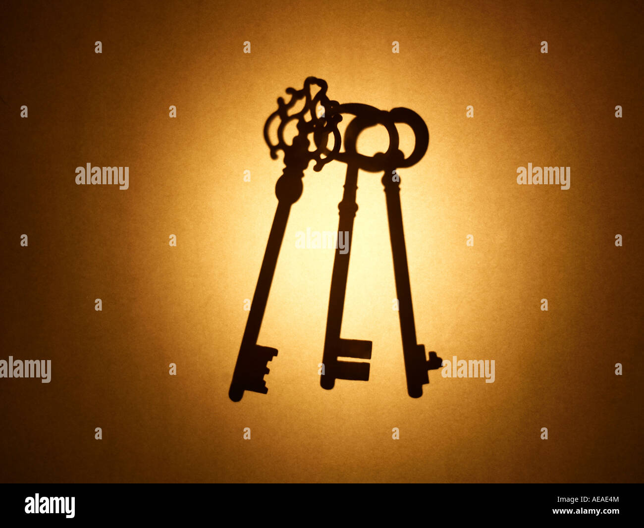 Outline of keys hi-res stock photography and images - Alamy