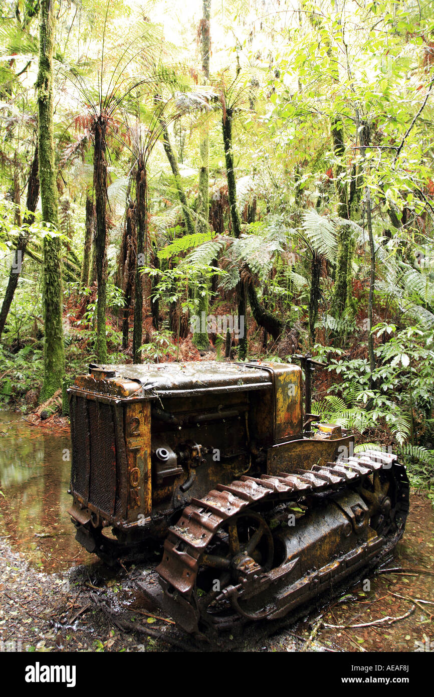 Caterpillar crawler tractor hi-res stock photography and images - Alamy