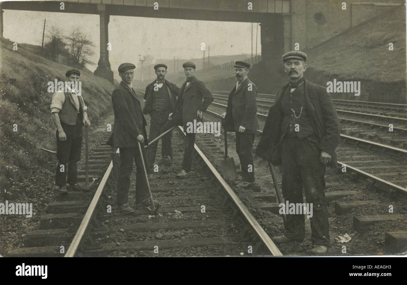 Workmen on railway hi-res stock photography and images - Alamy