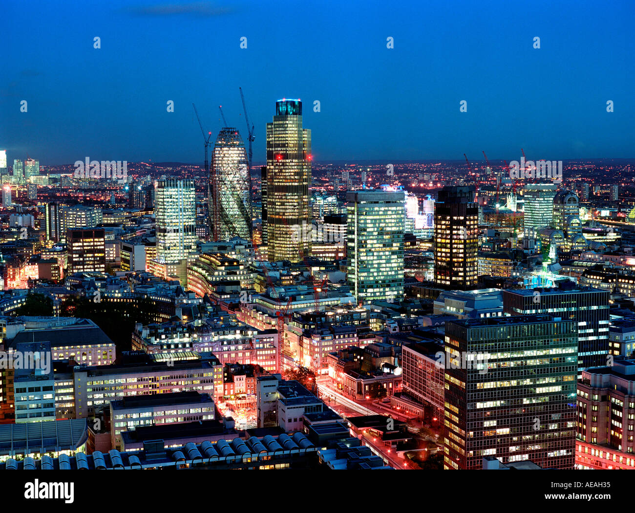 London night view from car hi-res stock photography and images - Alamy