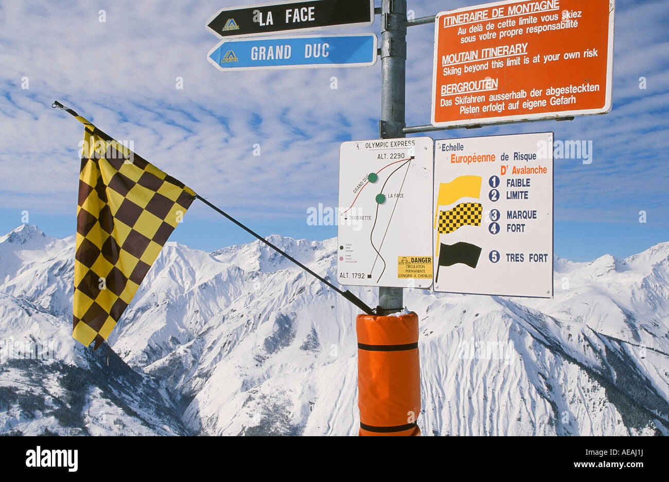 Avalanche warning flag hi-res stock photography and images - Alamy