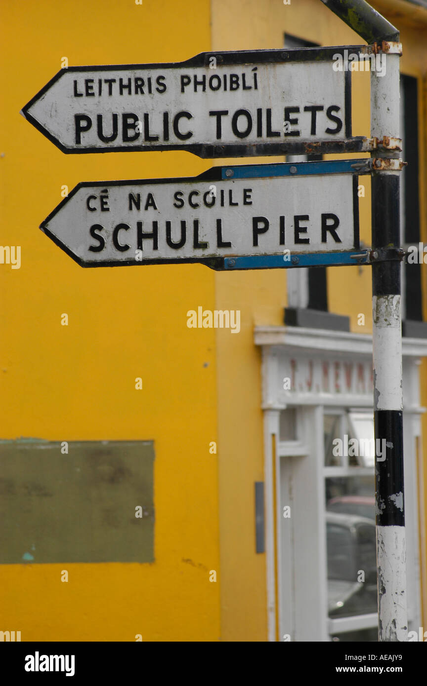 Bilingual signs ireland hi-res stock photography and images - Alamy