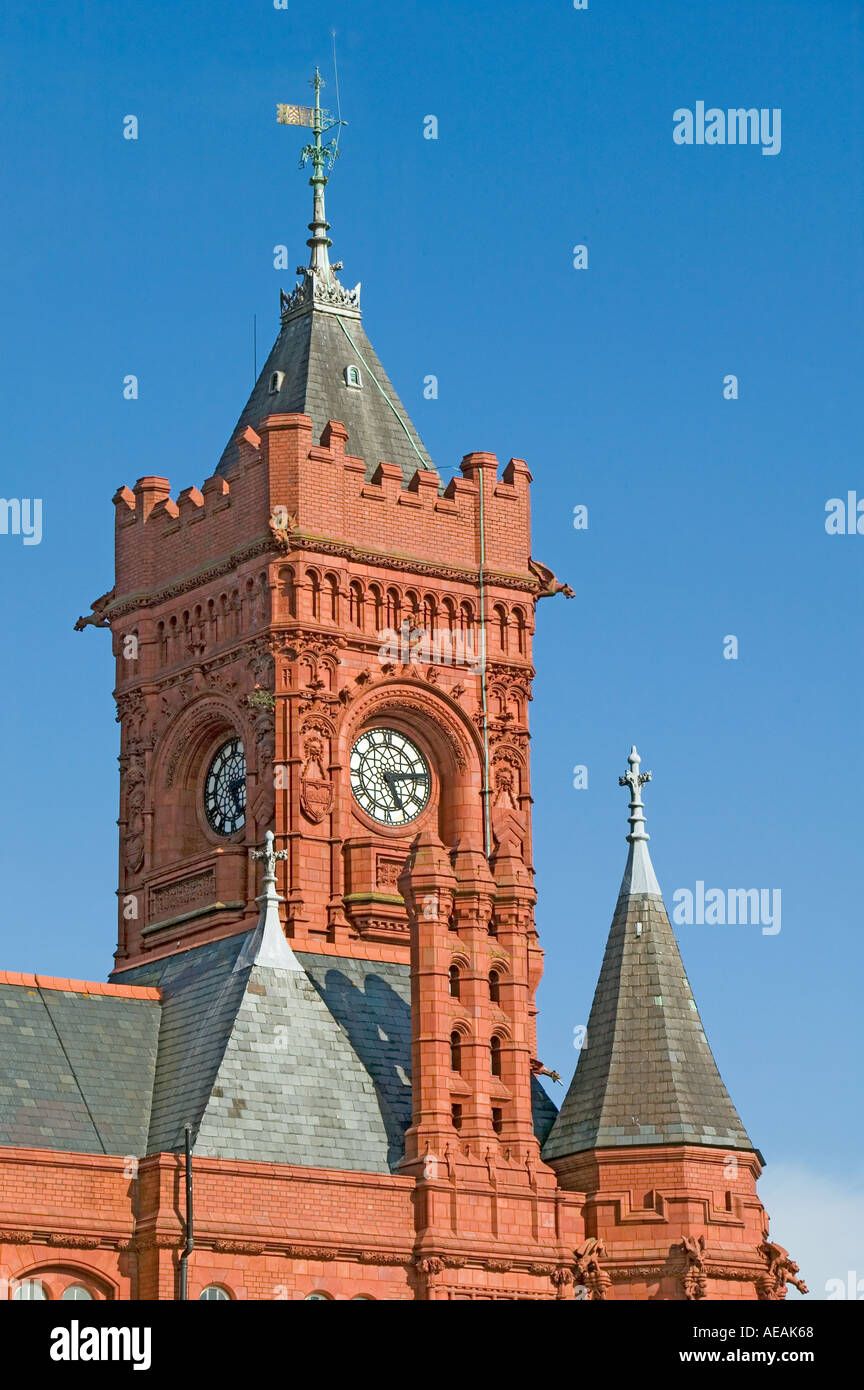 Pier head clock cardiff hi-res stock photography and images - Alamy