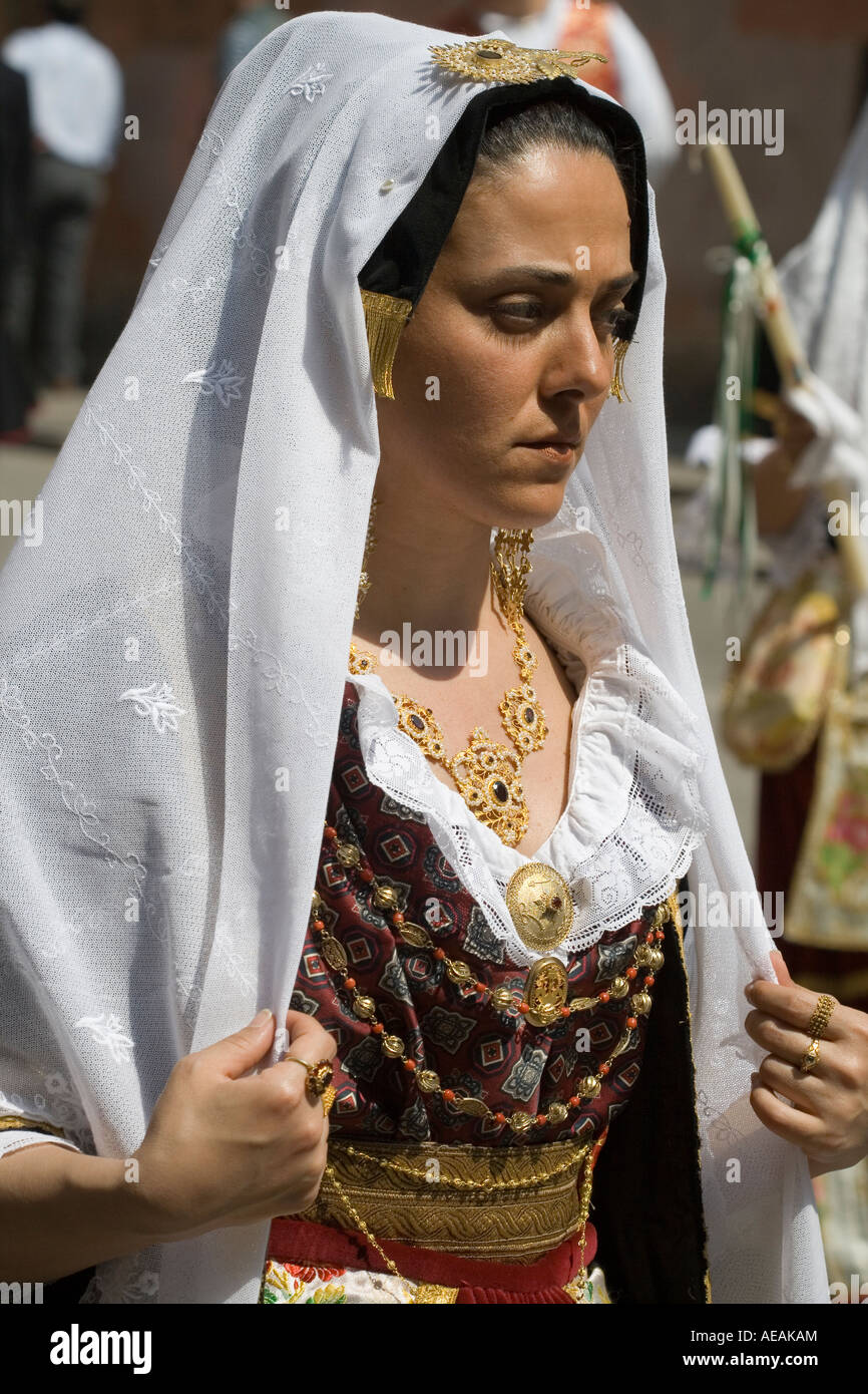 Sardinian traditional dress hi-res stock photography and images - Alamy