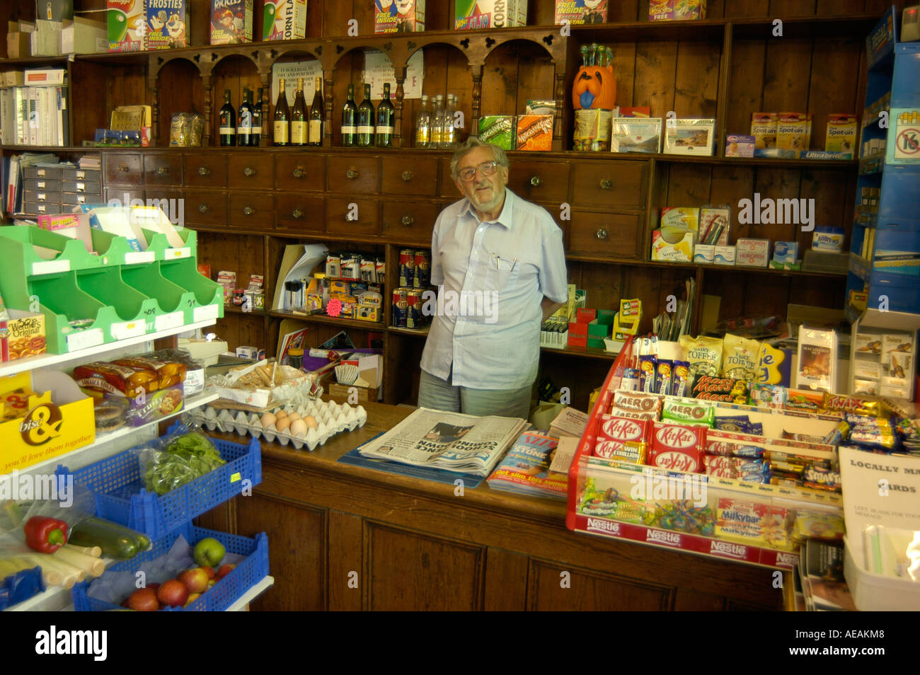 Shopkeeper uk hi-res stock photography and images - Alamy