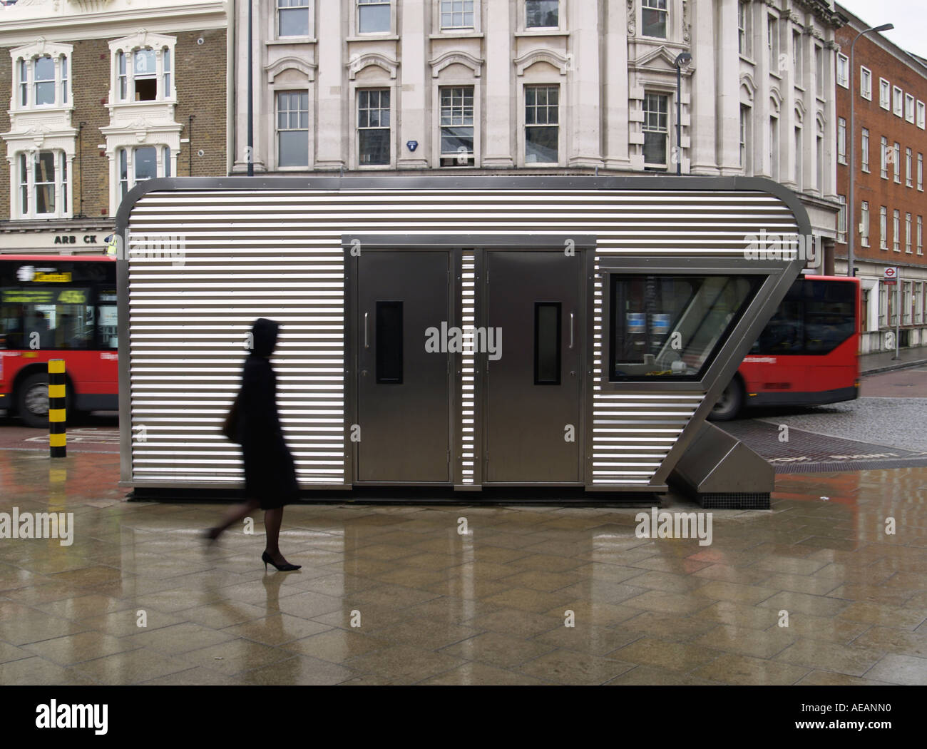 VAUXHALL BUS INTERCHANGE, Control box ARUP ASSOCIATES Stock Photo - Alamy