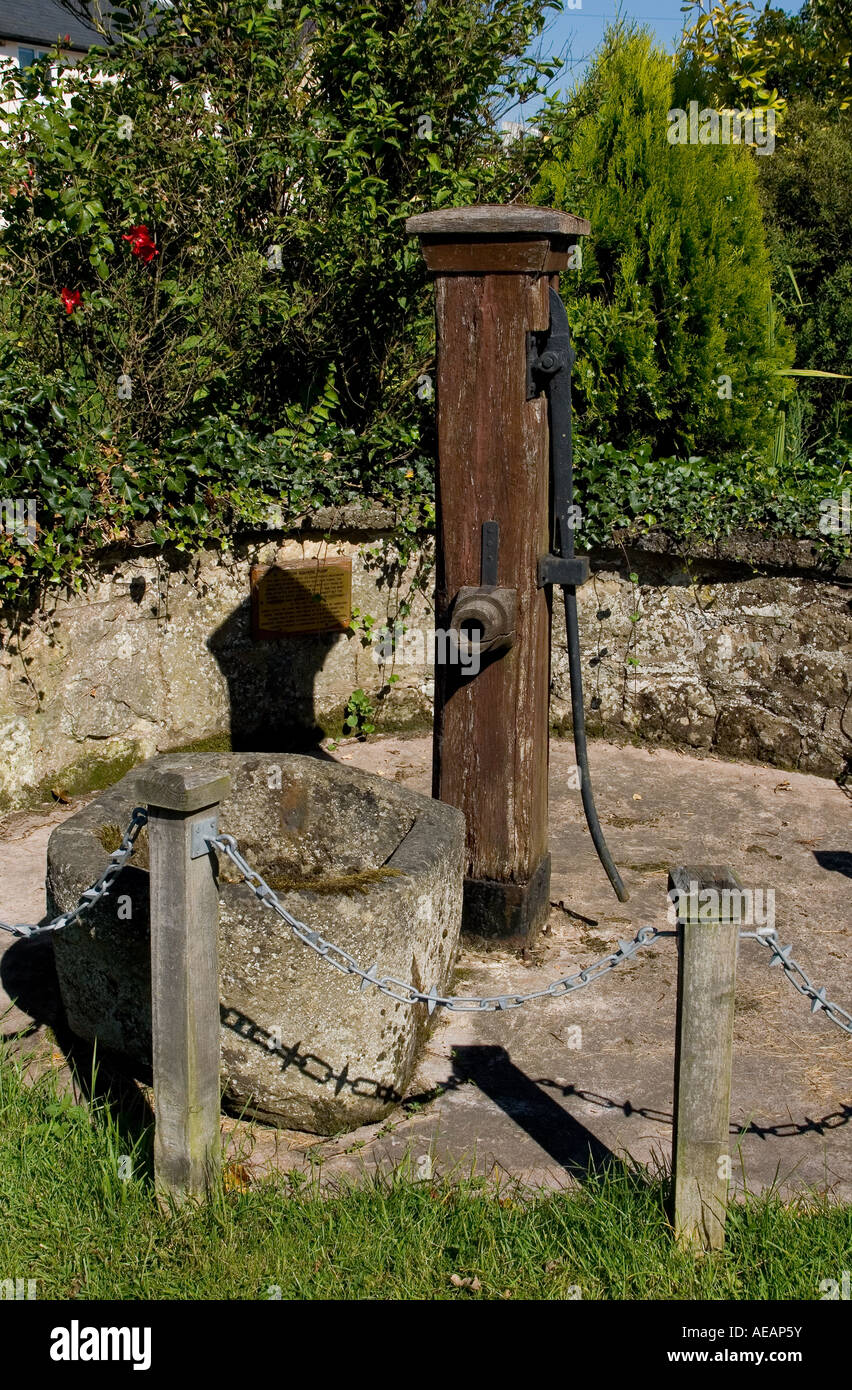 Village pump at aston square hi-res stock photography and images - Alamy