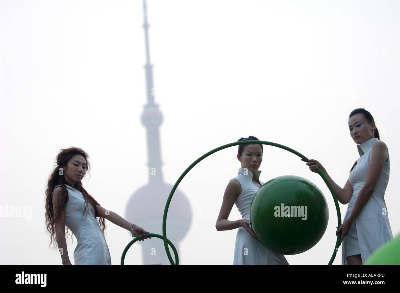 Models in shanghai bund hi-res stock photography and images - Alamy