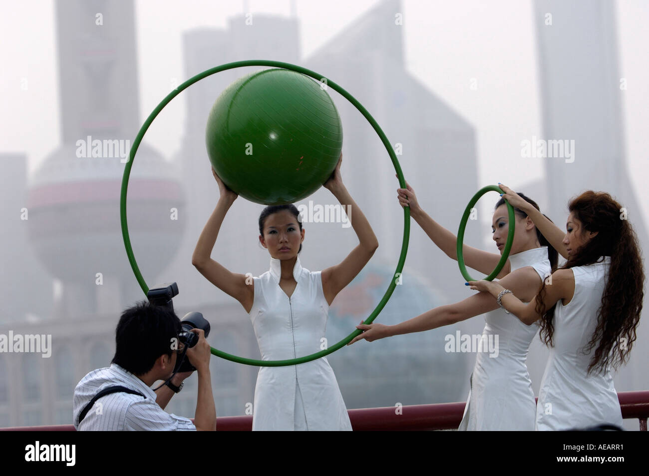 Models in shanghai bund hi-res stock photography and images - Alamy
