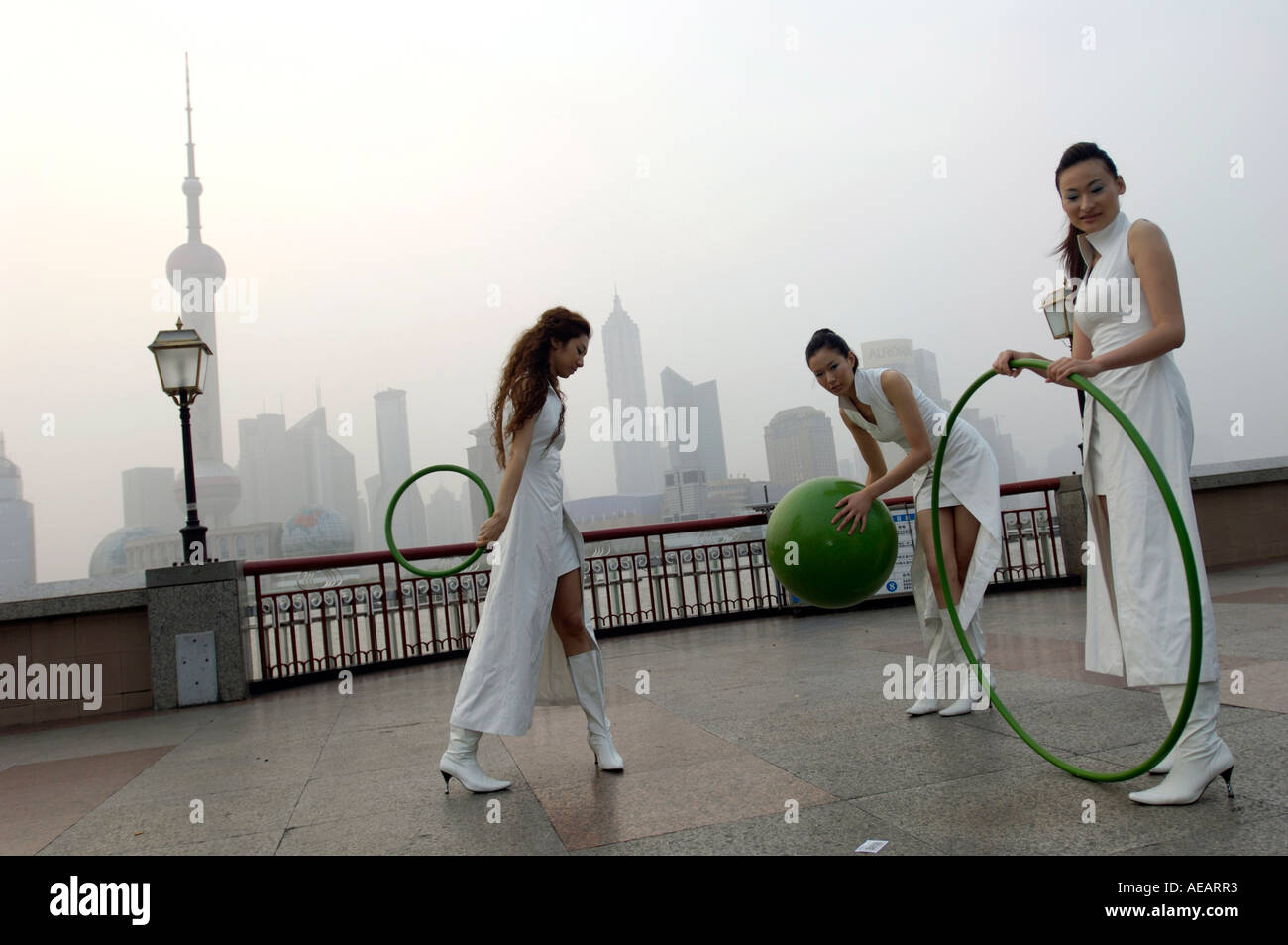 Models in shanghai bund hi-res stock photography and images - Alamy