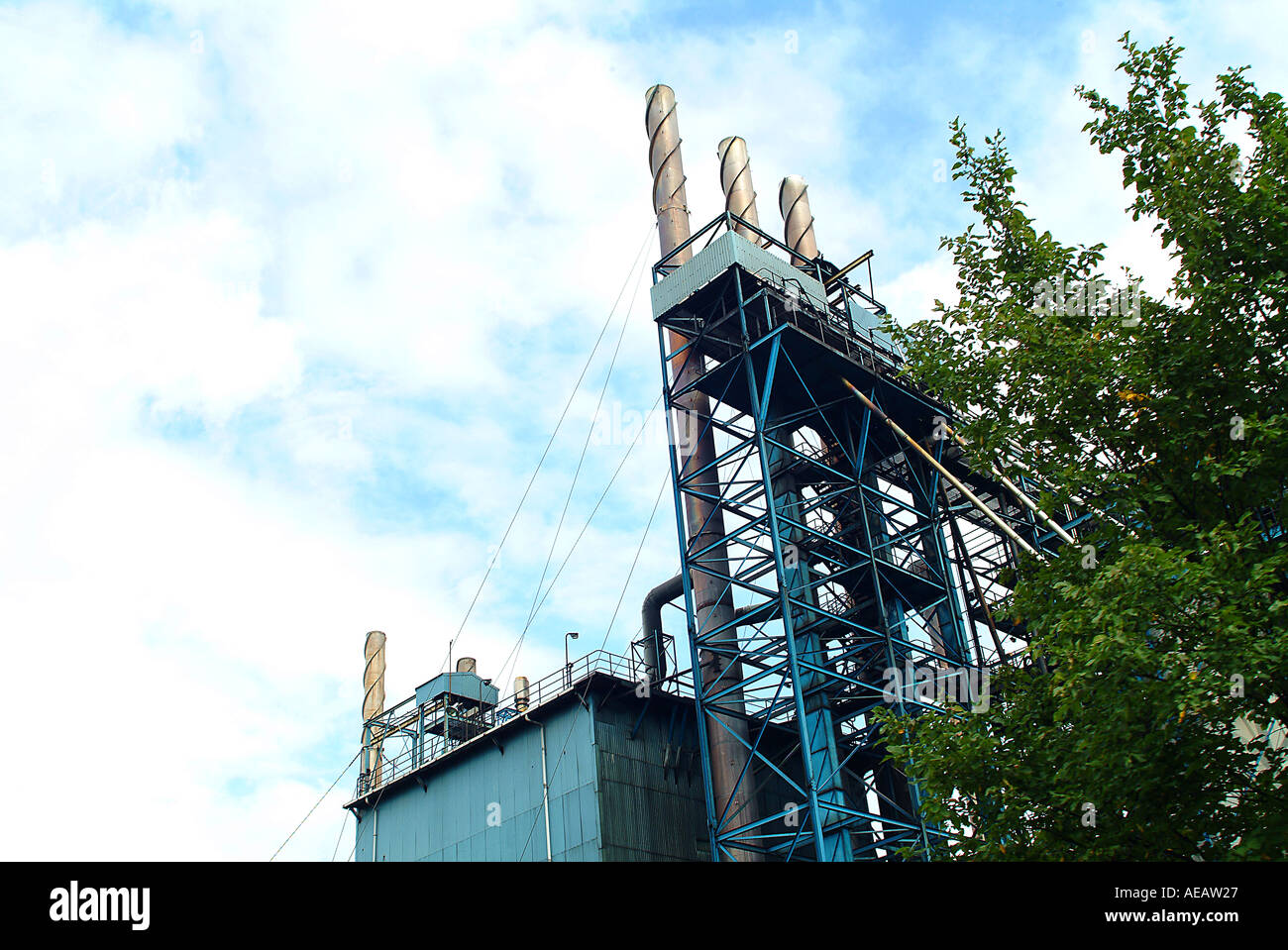 Heavy industry factory on a sunny day in the united kingdom Stock Photo ...