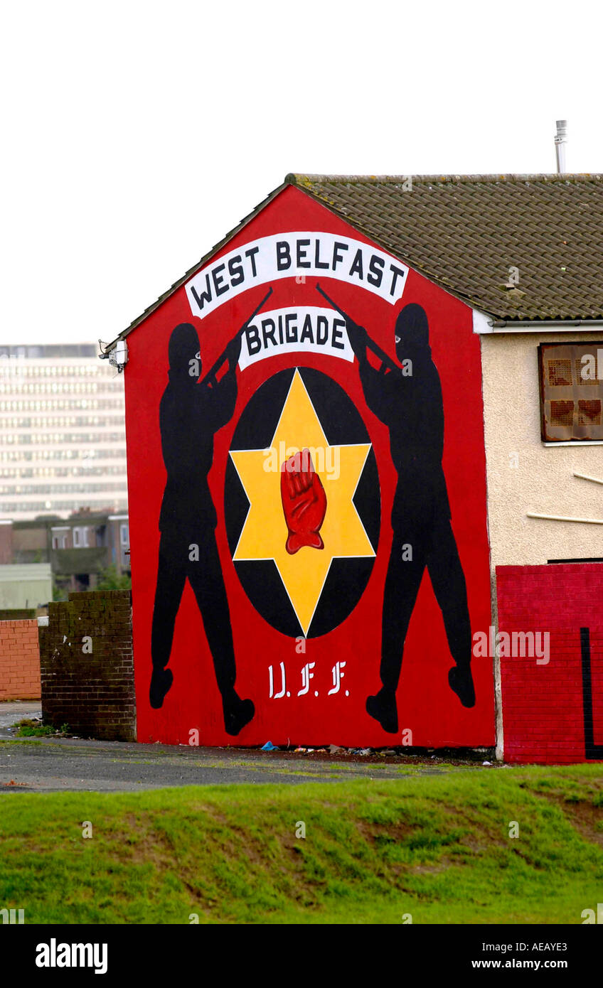 Loyalist mural on the Lower Shankhill Estate Belfast Northern Ireland ...