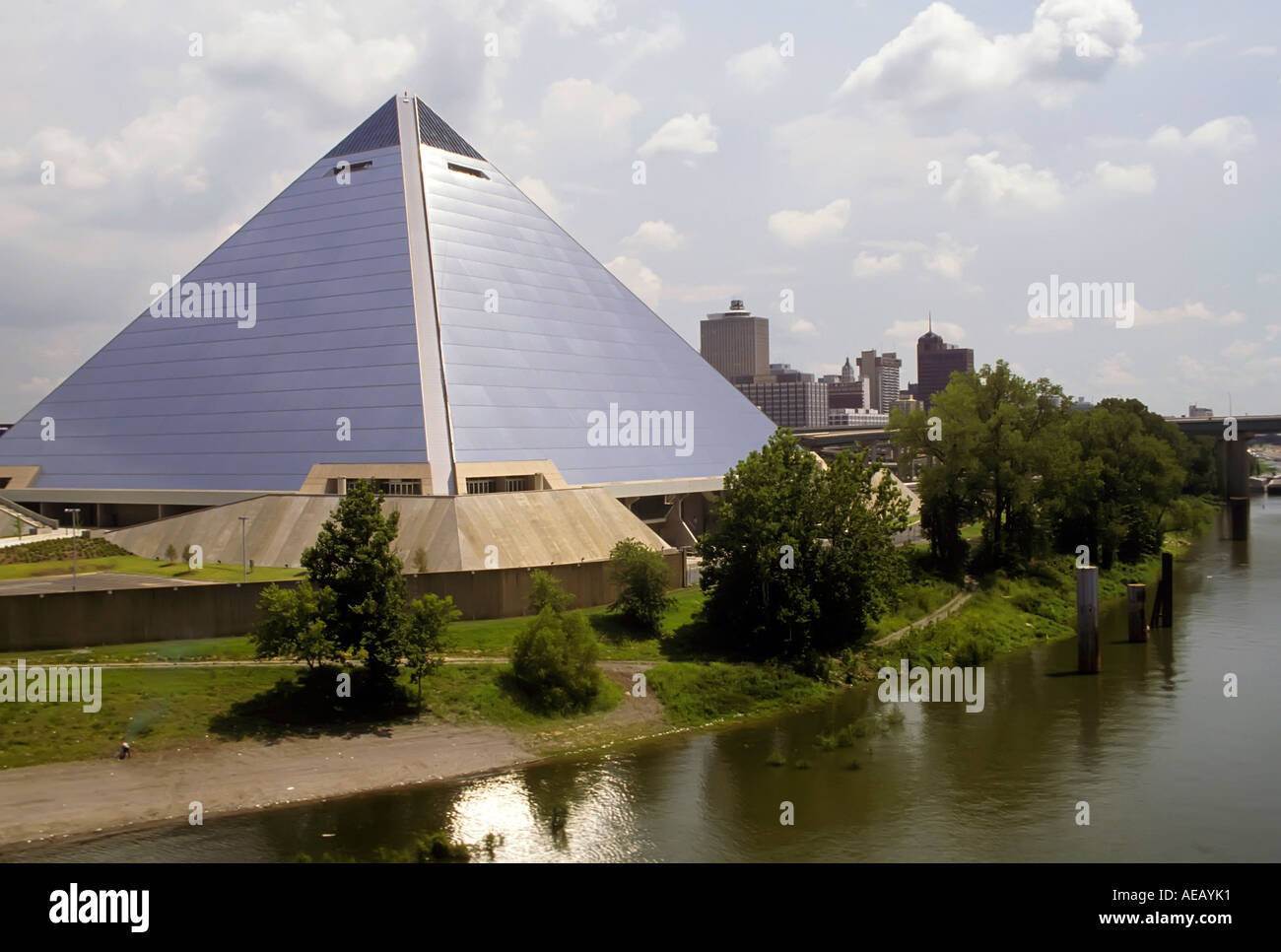 Memphis tennessee pyramid hi-res stock photography and images - Alamy