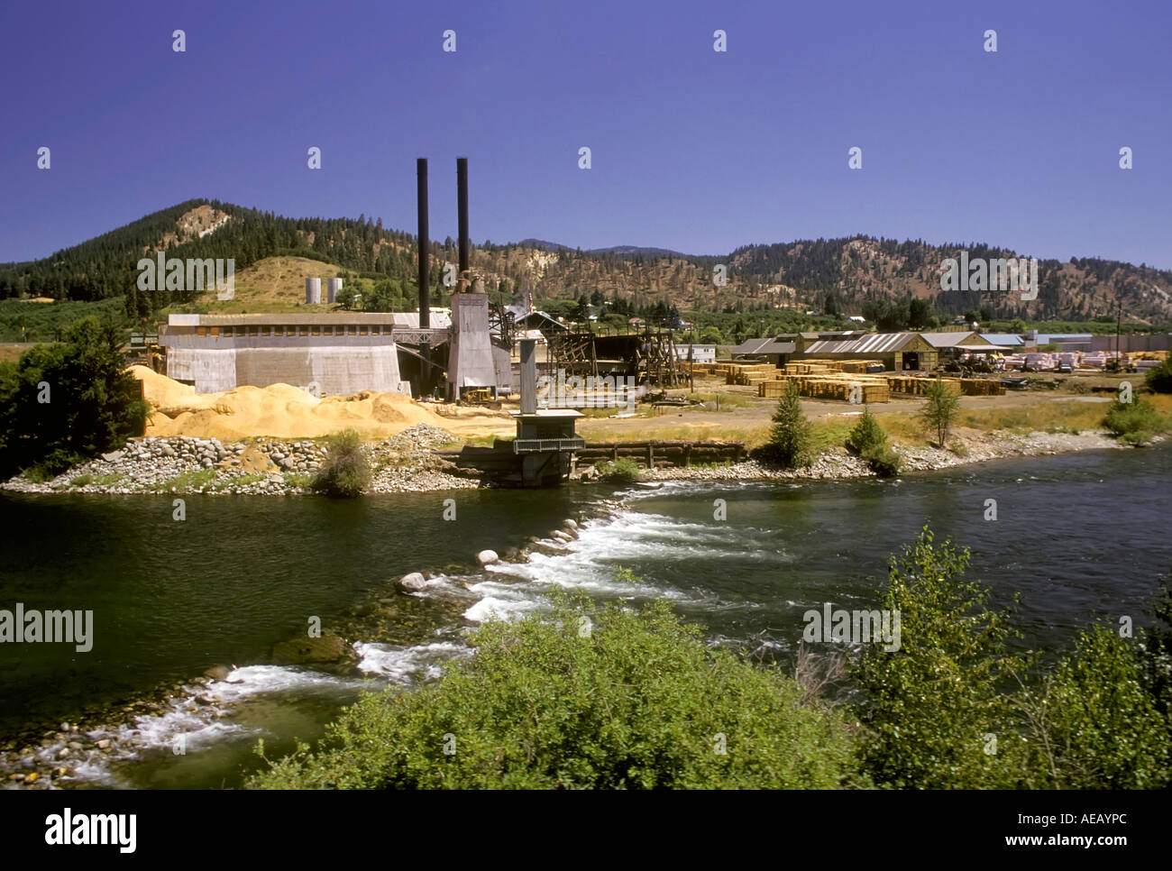 Logging industry along the Wenatchee River in the state of Washington ...