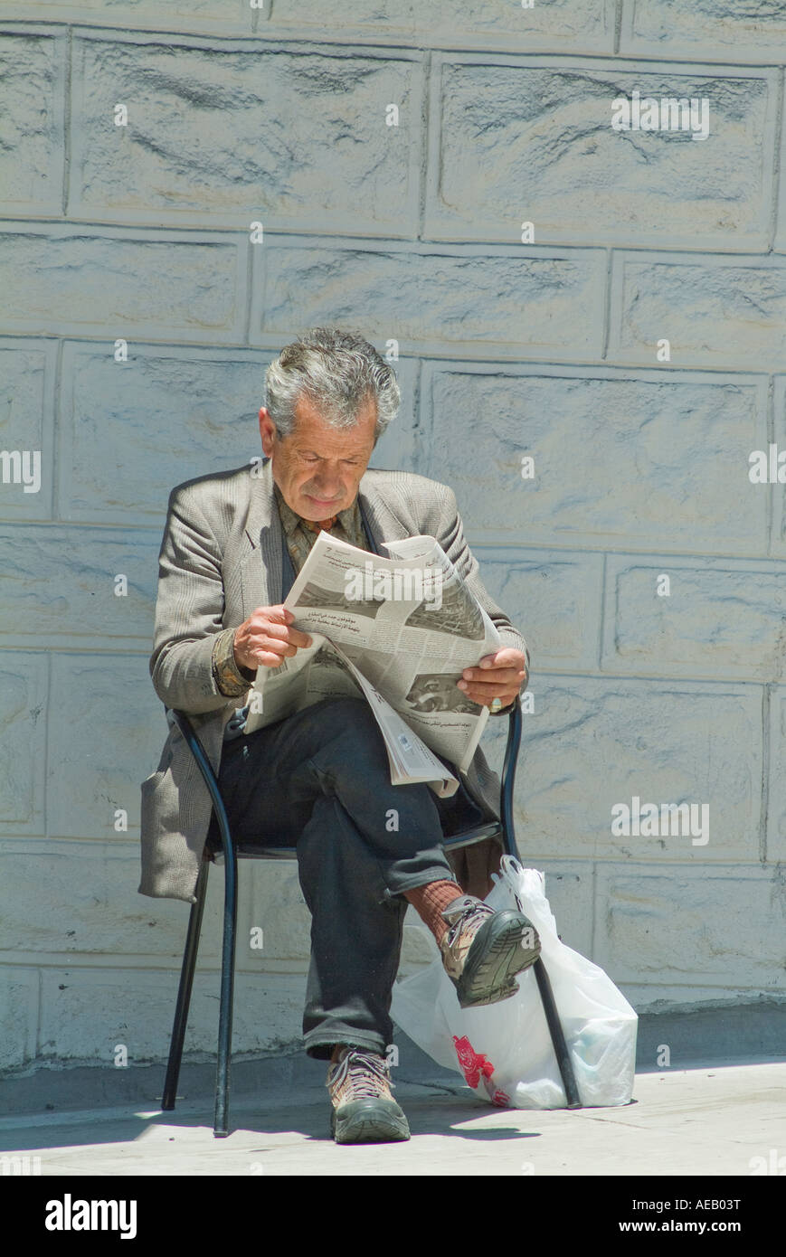 Distinguished man hi-res stock photography and images - Alamy