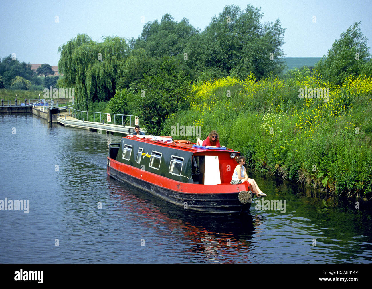Traditional English narrowboat on the Avon River near Stratford Upon ...