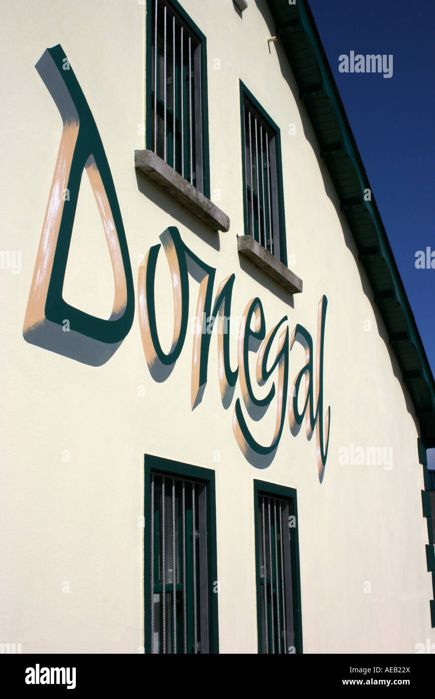 Welcome sign ireland wall hi-res stock photography and images - Alamy