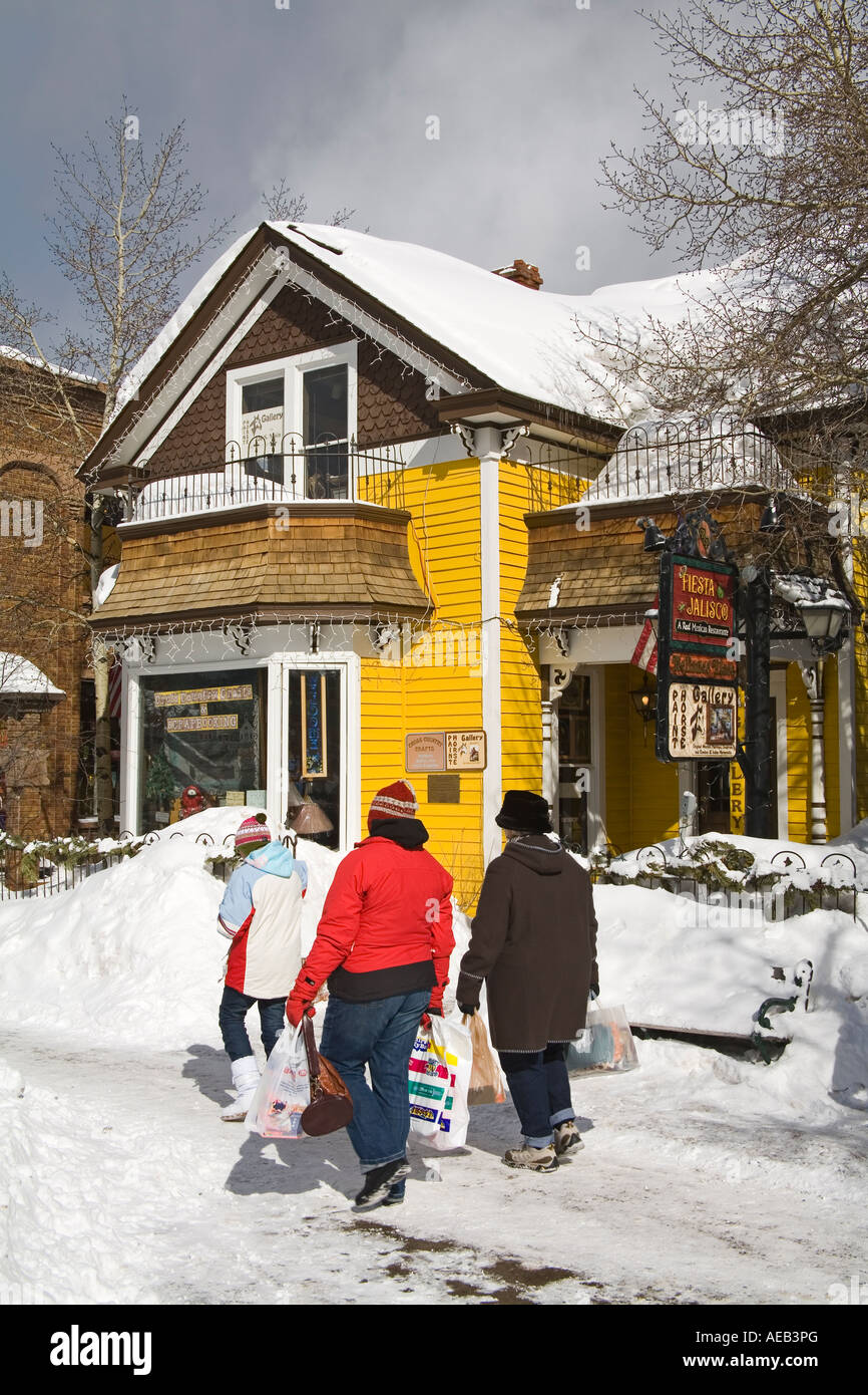 Downtown shopping in breckenridge hi-res stock photography and images ...