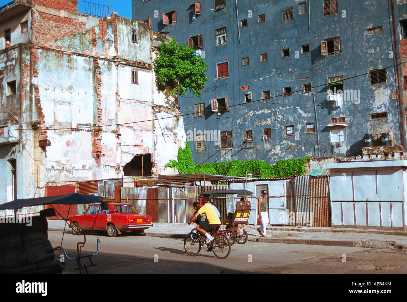 Destroyed buildings in Havana Cuba Stock Photo - Alamy