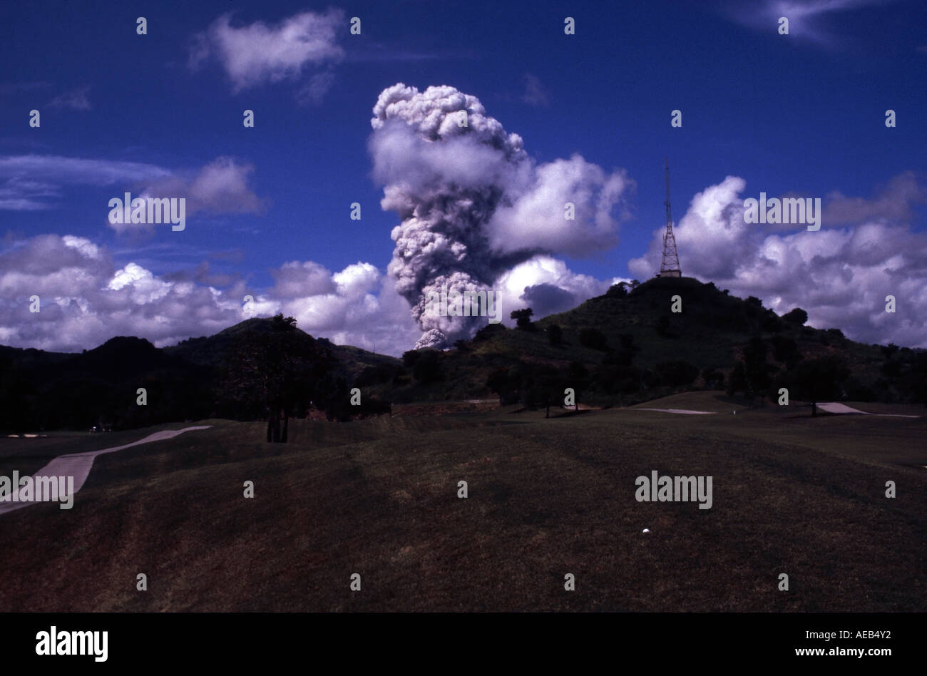 Mount pinatubo eruption hi-res stock photography and images - Alamy