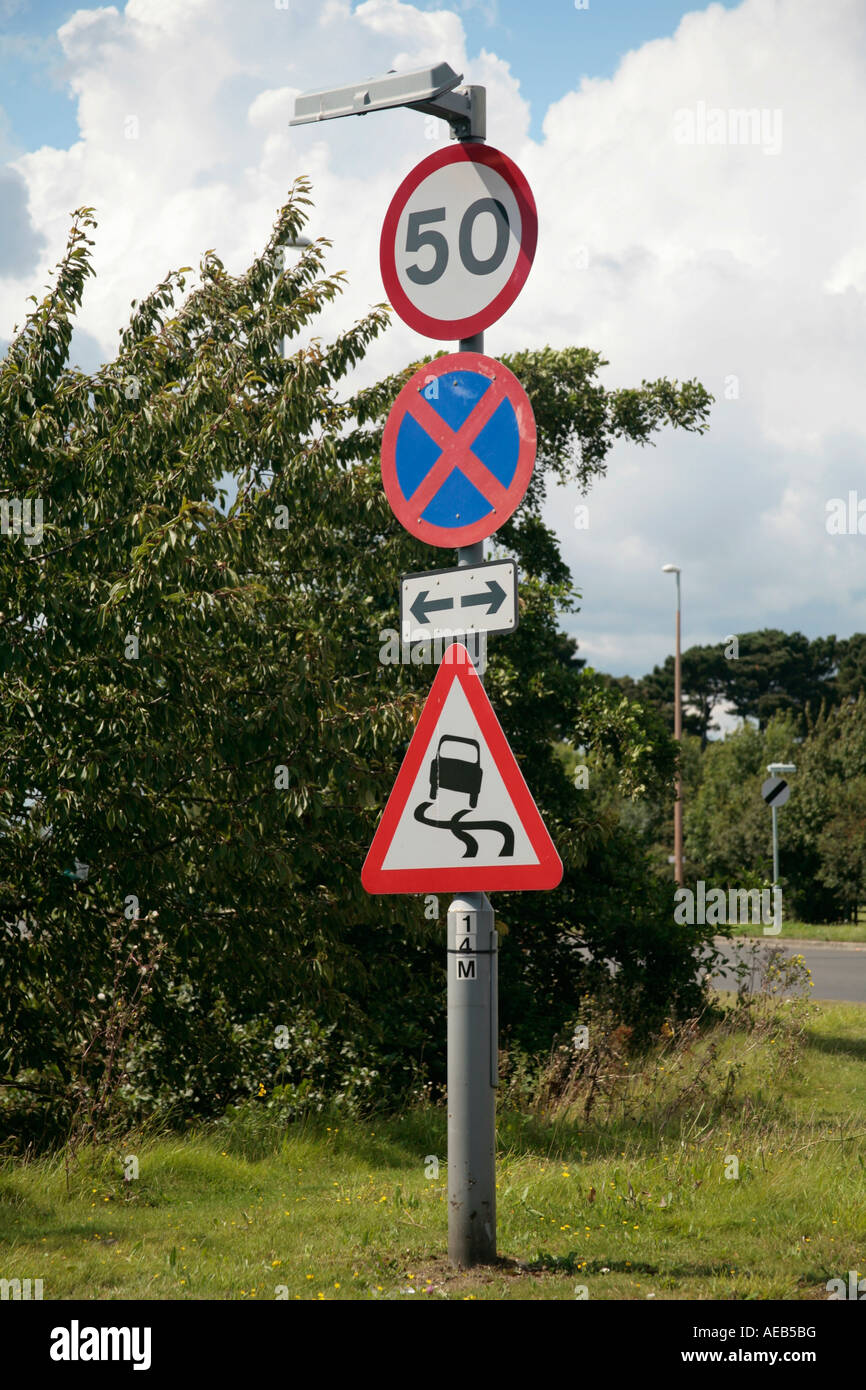 Two traffic signs hi-res stock photography and images - Alamy