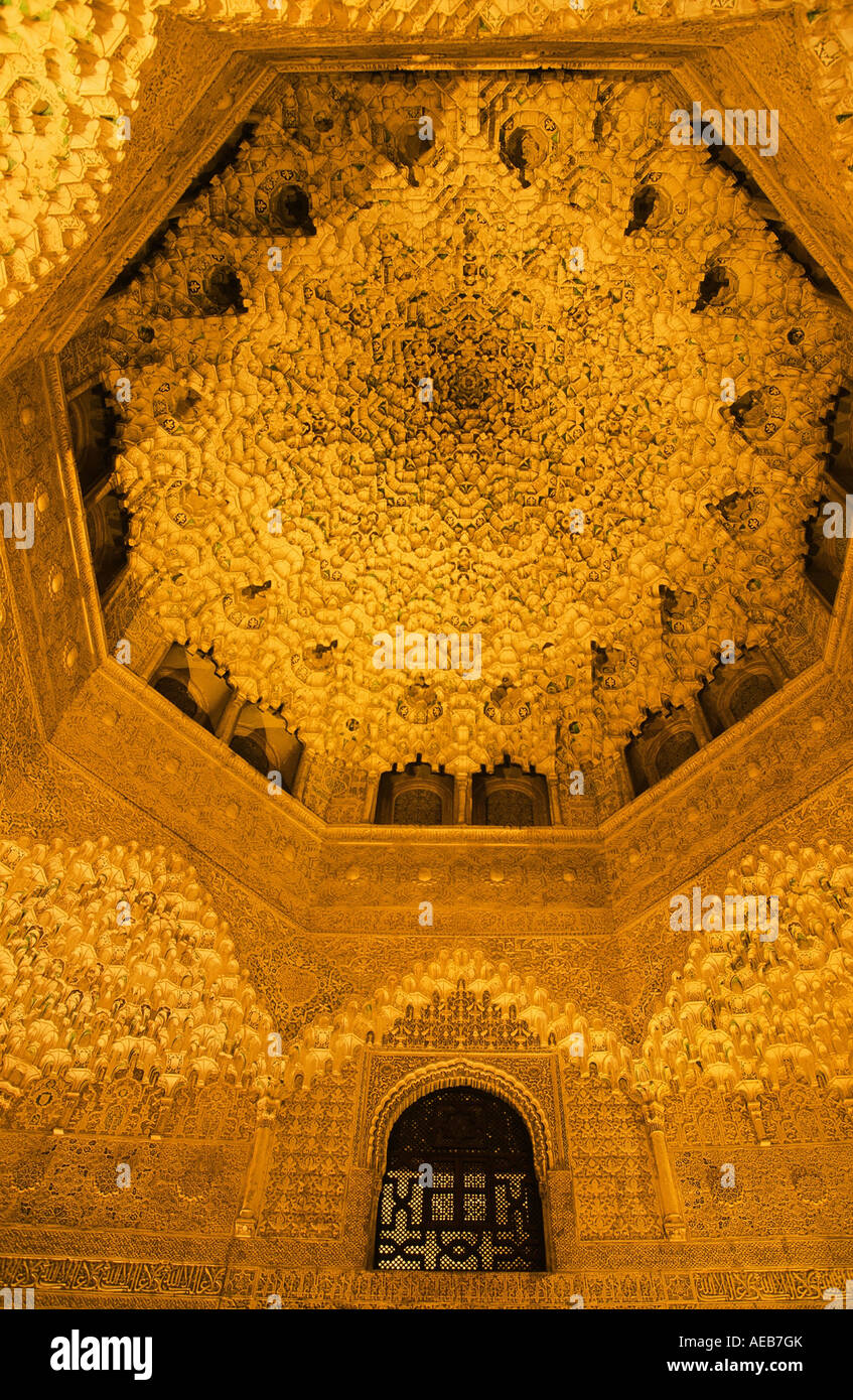 Dome mihrab mosque cordoba hi-res stock photography and images - Alamy