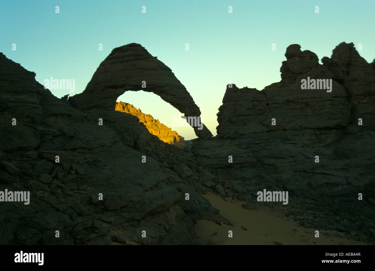 Rock arch in Tadrart Acacus desert Sahara Lybia Stock Photo - Alamy