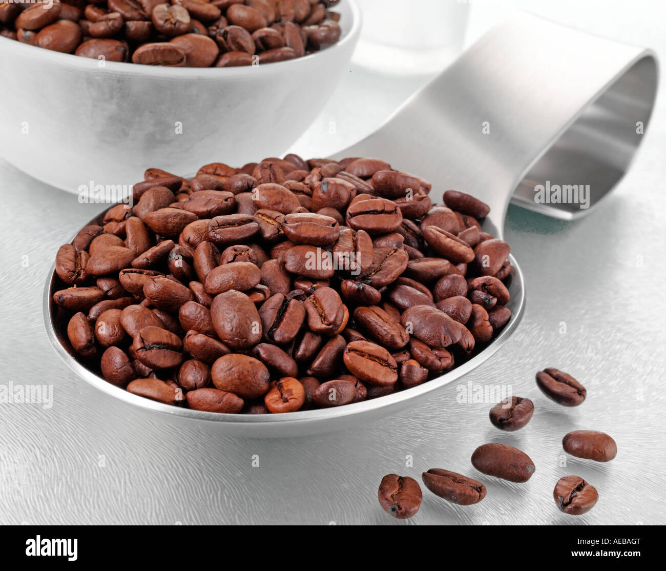 SPOONFUL OF COFFEE BEANS Stock Photo - Alamy