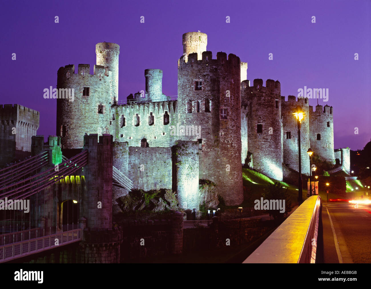 Wales medieval night illuminated hi-res stock photography and images ...