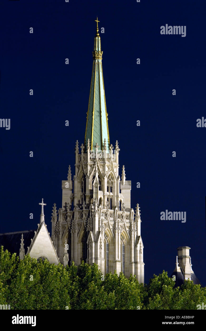 Parisian church at night Stock Photo - Alamy